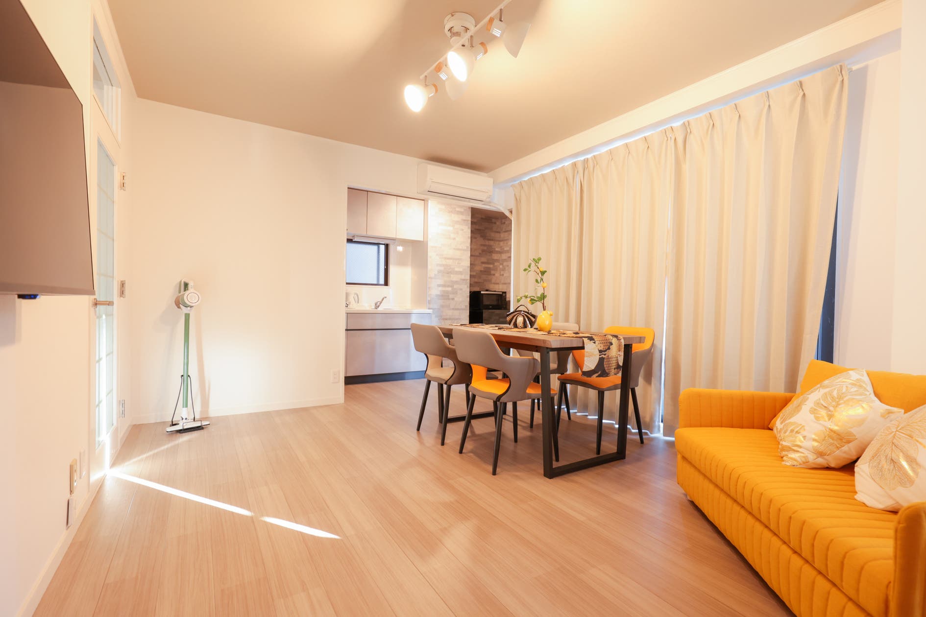 大阪市中心｜生活感のある3LDK｜商品撮影・Vlog・対談に最適の写真3