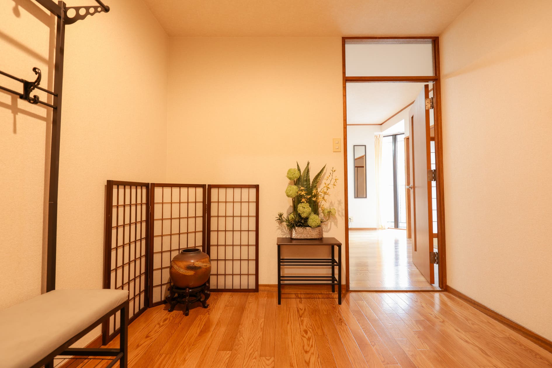 大阪市中心｜生活感のある3LDK｜商品撮影・Vlog・対談に最適の写真2