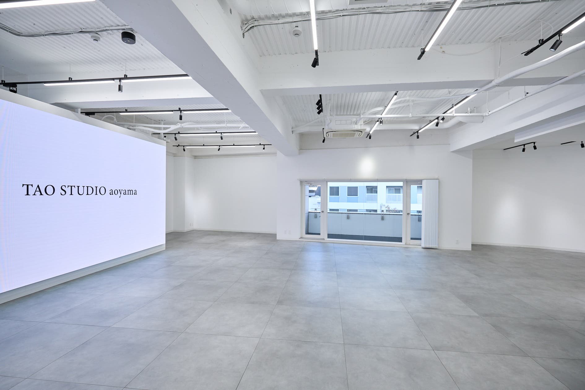 南青山3丁目 / 表参道　大型LEDウォールスクリーンが設置されているレンタルスタジオの写真4