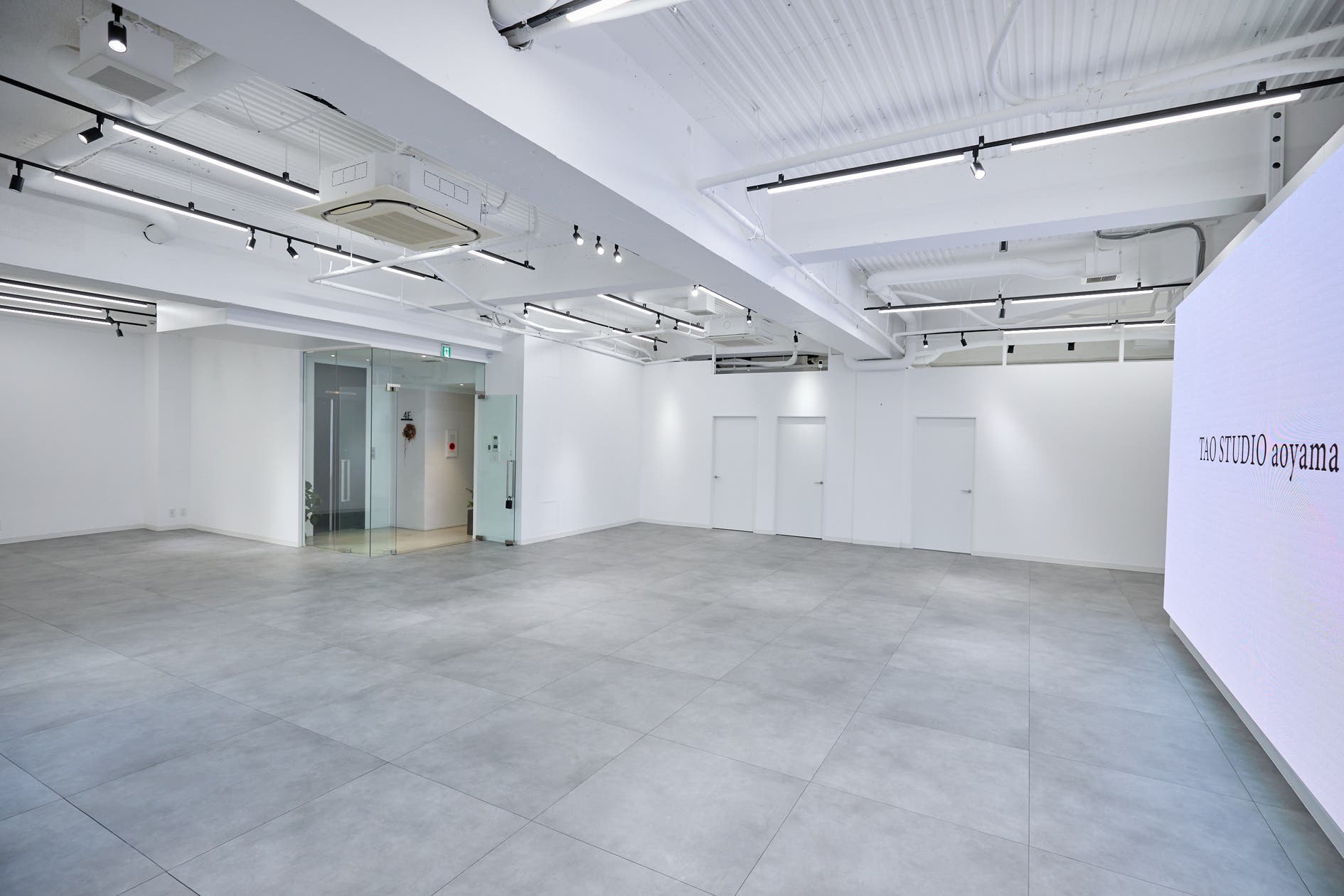 南青山3丁目 / 表参道　大型LEDウォールスクリーンが設置されているレンタルスタジオの写真5