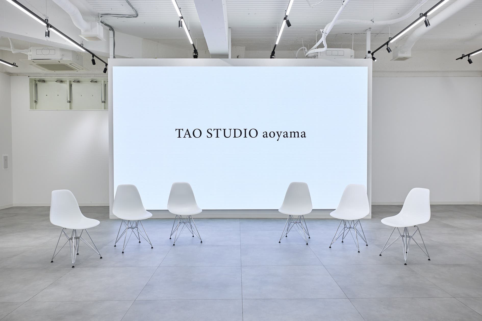 南青山3丁目 / 表参道　大型LEDウォールスクリーンが設置されているレンタルスタジオの写真9