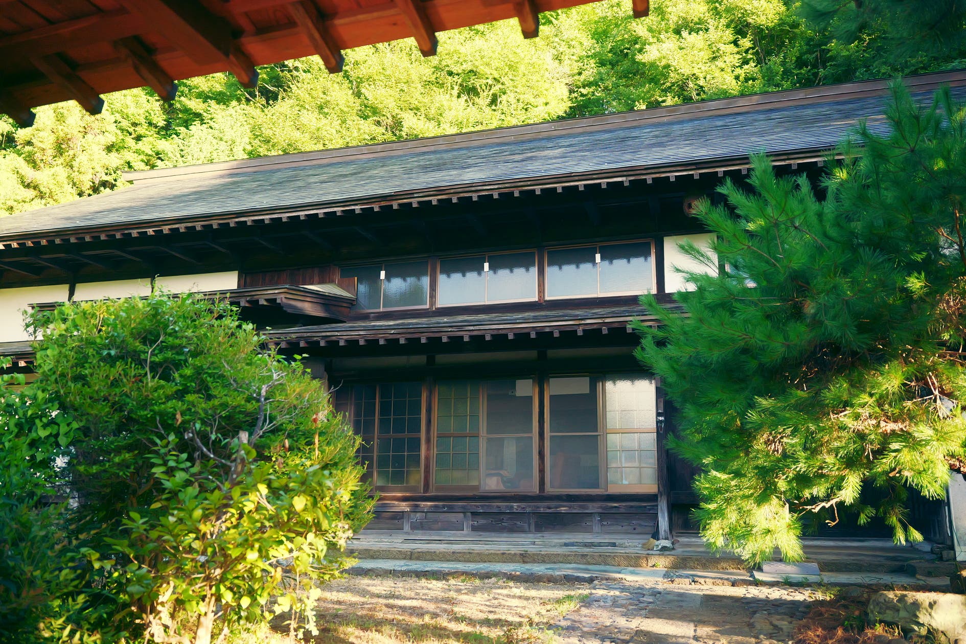 【山梨・大月】築150年超の古民家「えんがわ / engawa」｜自然光溢れる縁側と和室と庭｜撮影・ロケ・ワークショップなどにの写真2