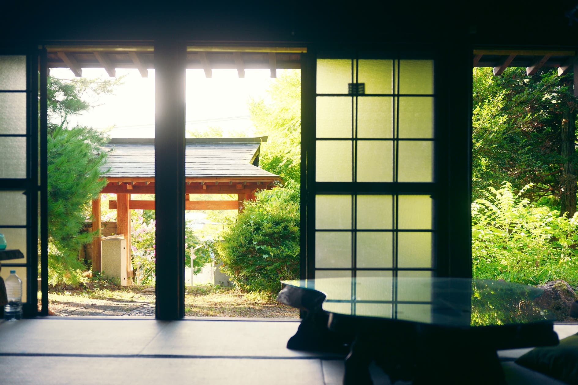 【山梨・大月】築150年超の古民家「えんがわ / engawa」｜自然光溢れる縁側と和室と庭｜撮影・ロケ・ワークショップなどにの写真3