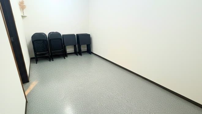 【駅徒歩2分】Wi-Fi電源無料🌟40種以上のドリンク+おやつ付き✨コワーキング併設のレンタルルームの写真3