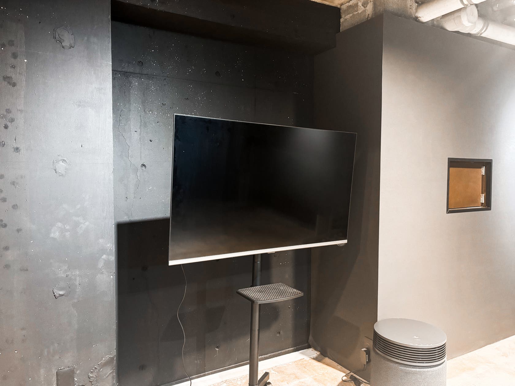 ＜2025年11月オープン＞着座で最大20名まで利用可！イベント、セミナー、撮影、懇親会などに利用！大型モニター2台ありの写真4