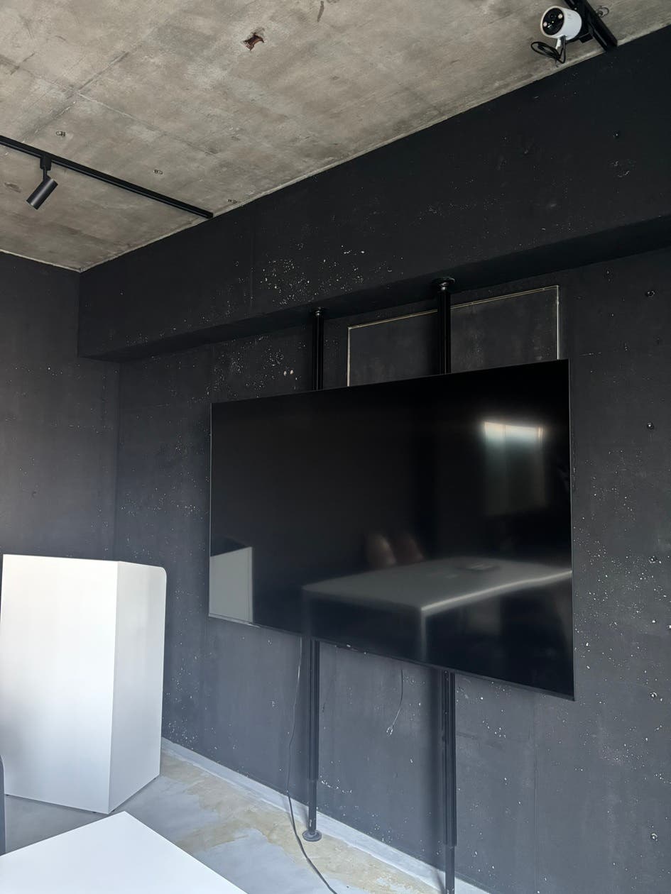 ＜2025年11月オープン＞着座で最大20名まで利用可！イベント、セミナー、撮影、懇親会などに利用！大型モニター2台ありの写真5