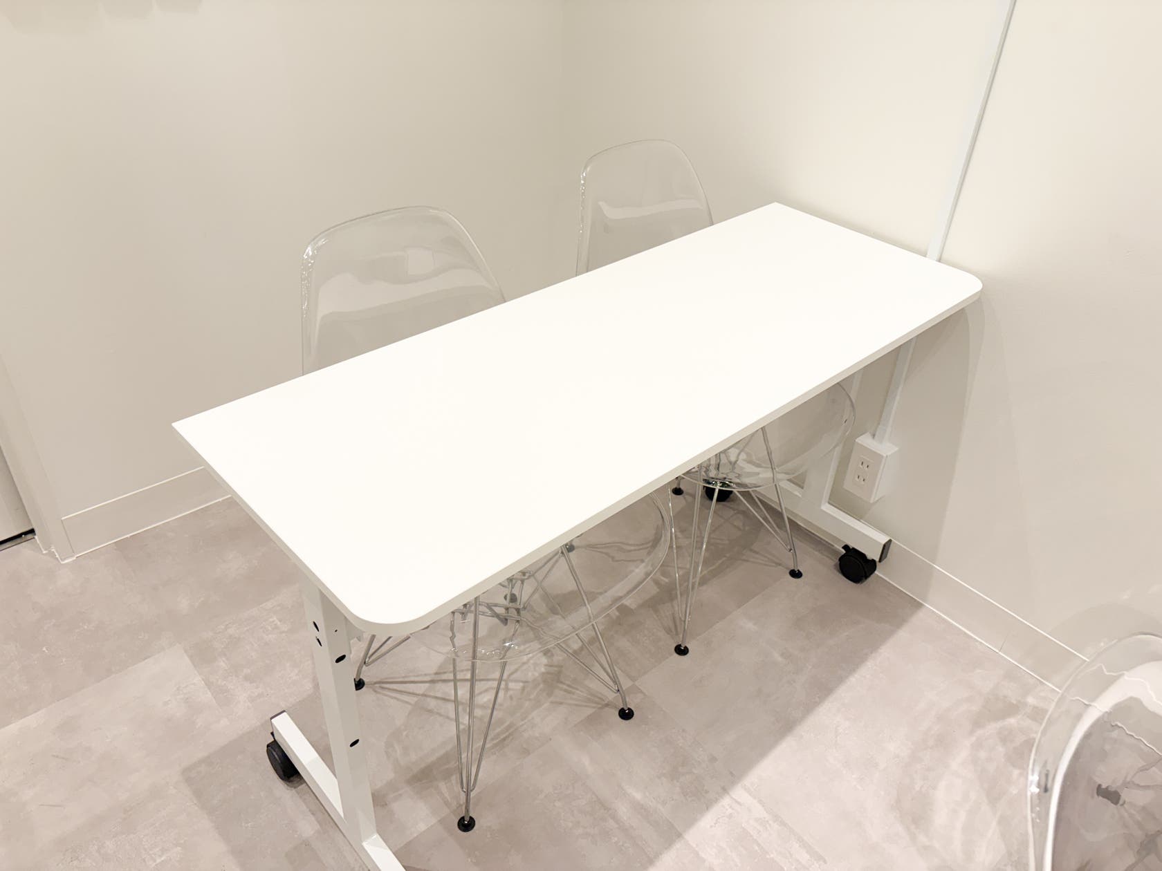 🌟資格など隙間時間の勉強に🌟【立川駅徒歩1分｜レンタル自習室】オープン席/無料Wi-Fi/電源の写真1