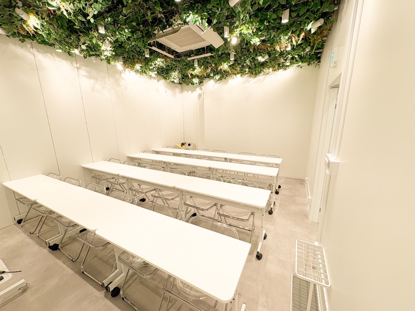 🌟資格など隙間時間の勉強に🌟【立川駅徒歩1分｜レンタル自習室】オープン席/無料Wi-Fi/電源の写真4