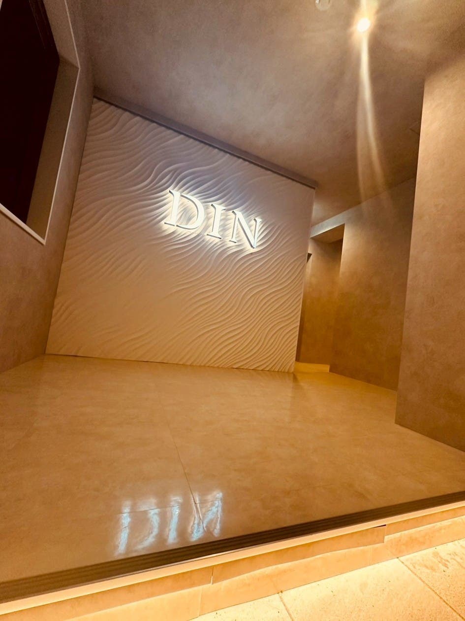 西麻布交差点からすぐのプライベートバーの写真2