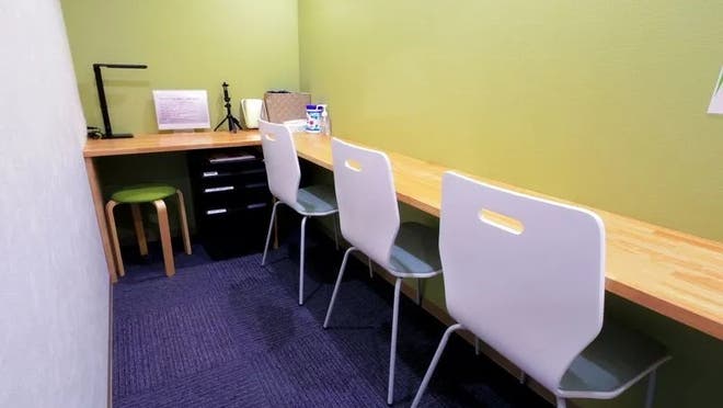 【品川駅港南口徒歩5分!】少人数向け(最大3名)完全個室/無料高速光Wi-Fi/仕事・WEB会議・面接・自習等にの写真1