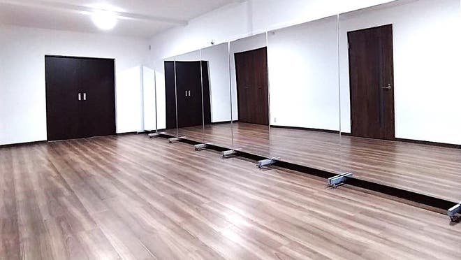 春日野道駅徒歩1分!ダンス・バレエ、ヨガ、少人数レッスン・練習にぴったりのスタジオの写真1