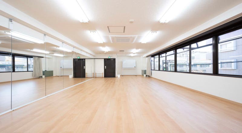 40㎡【東部練馬駅徒歩1分】 ダンス/演劇/会議【特大鏡: 幅 約7.2m x 高さ1.8m】、WIFI、更衣室有