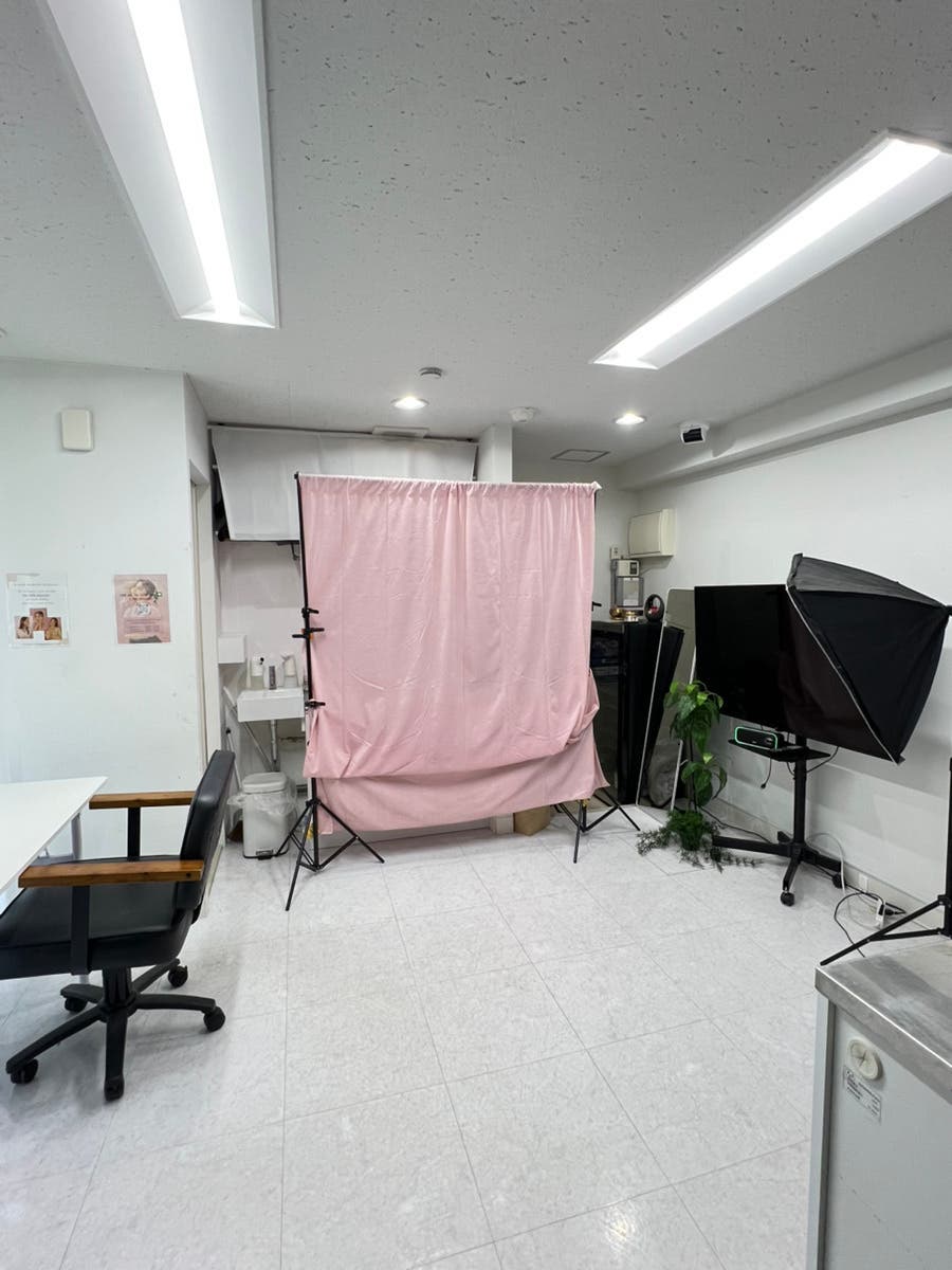 【原宿駅徒歩3分】竹下通り至近！自分だけのヘアメイクサロンを実現！ Youtube撮影OK! ロケ撮影控え室に！面貸しの写真10