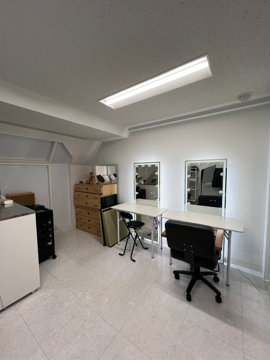 【原宿駅徒歩3分】竹下通り至近！自分だけのヘアメイクサロンを実現！ Youtube撮影OK! ロケ撮影控え室に！面貸しの写真12