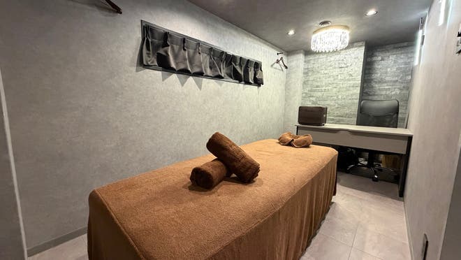 浜町駅1分/人形町駅4分の完全個室のプライベートルーム/デスクやベット有り◎PC作業やエステ等でご利用頂けます。の写真1