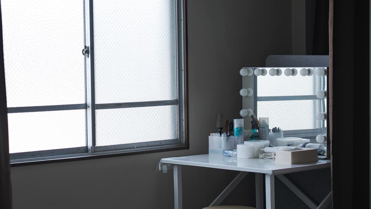 【城下駅徒歩3分】白ホリスタジオ｜貸し出し機材多数｜ポートレートの写真5