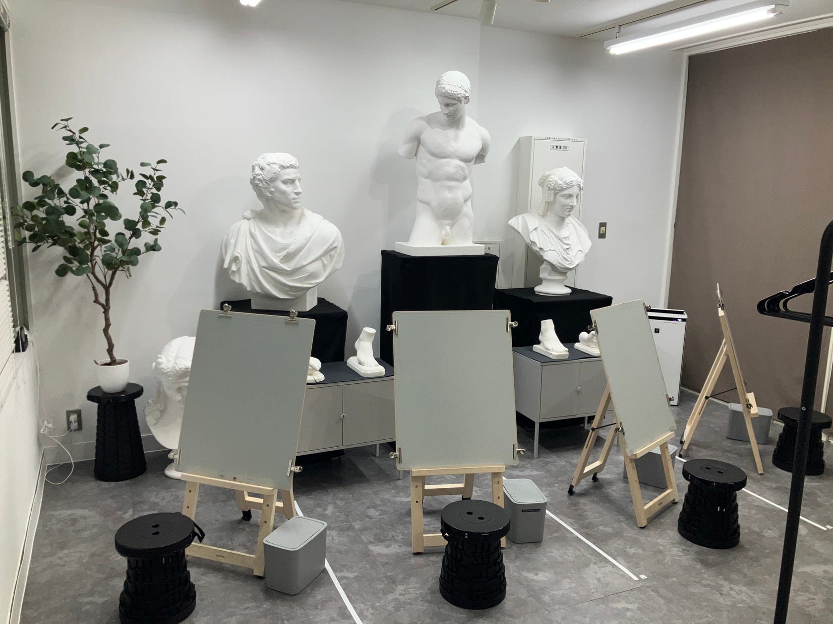 新宿御苑前駅２番出口から徒歩５分の石膏デッサンスペース 『A席』の写真6