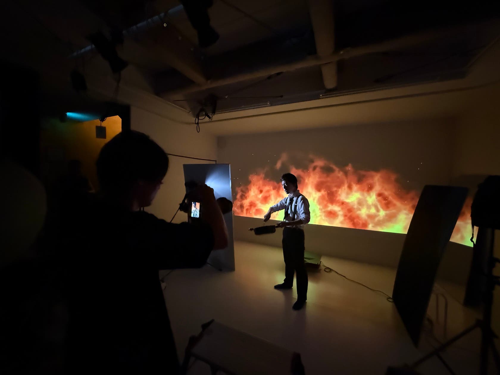 推し会スタジオ！上野駅近！大型モニター200インチプロジェクター屋上ガーデン、200平米自由自在の写真15