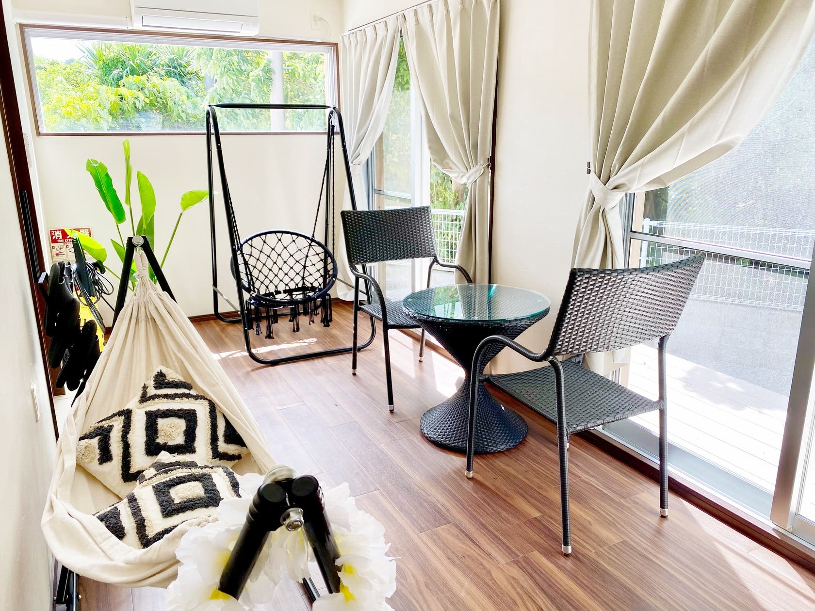 沖縄のやんばるの中にあるコンテナハウス 🌙 夜空を眺めながらゆったりBBQタイム♪の写真1