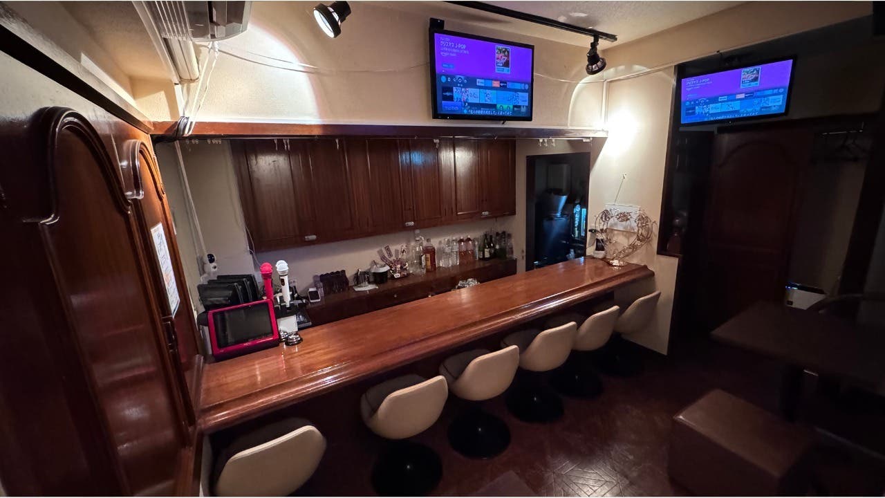 【新宿区】新宿三丁目駅徒歩2分！コンセプトルーム『LUMI』バー運営に◎の写真2