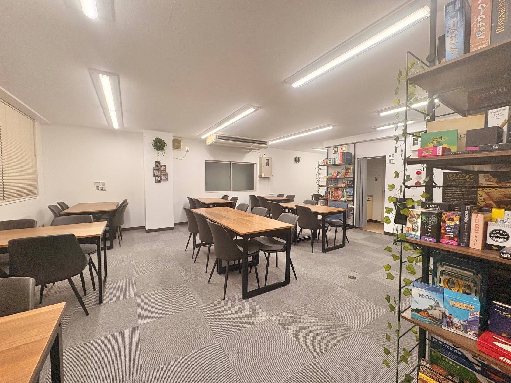 NEW!【秋葉原3分】最大36名着席🎉人気ボドゲ400種類以上♪大人気ボドゲカフェ貸切利用🚃懇親会/イベント利用にも🎤の写真4