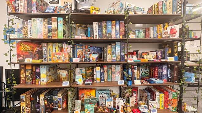 NEW!【秋葉原3分】最大36名着席🎉人気ボドゲ400種類以上♪大人気ボドゲカフェ貸切利用🚃懇親会/イベント利用にも🎤の写真3