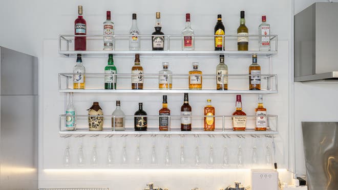 【千葉・幕張】白を基調とした洗練空間|飲食営業許可取得済みのレンタルスペースの写真4