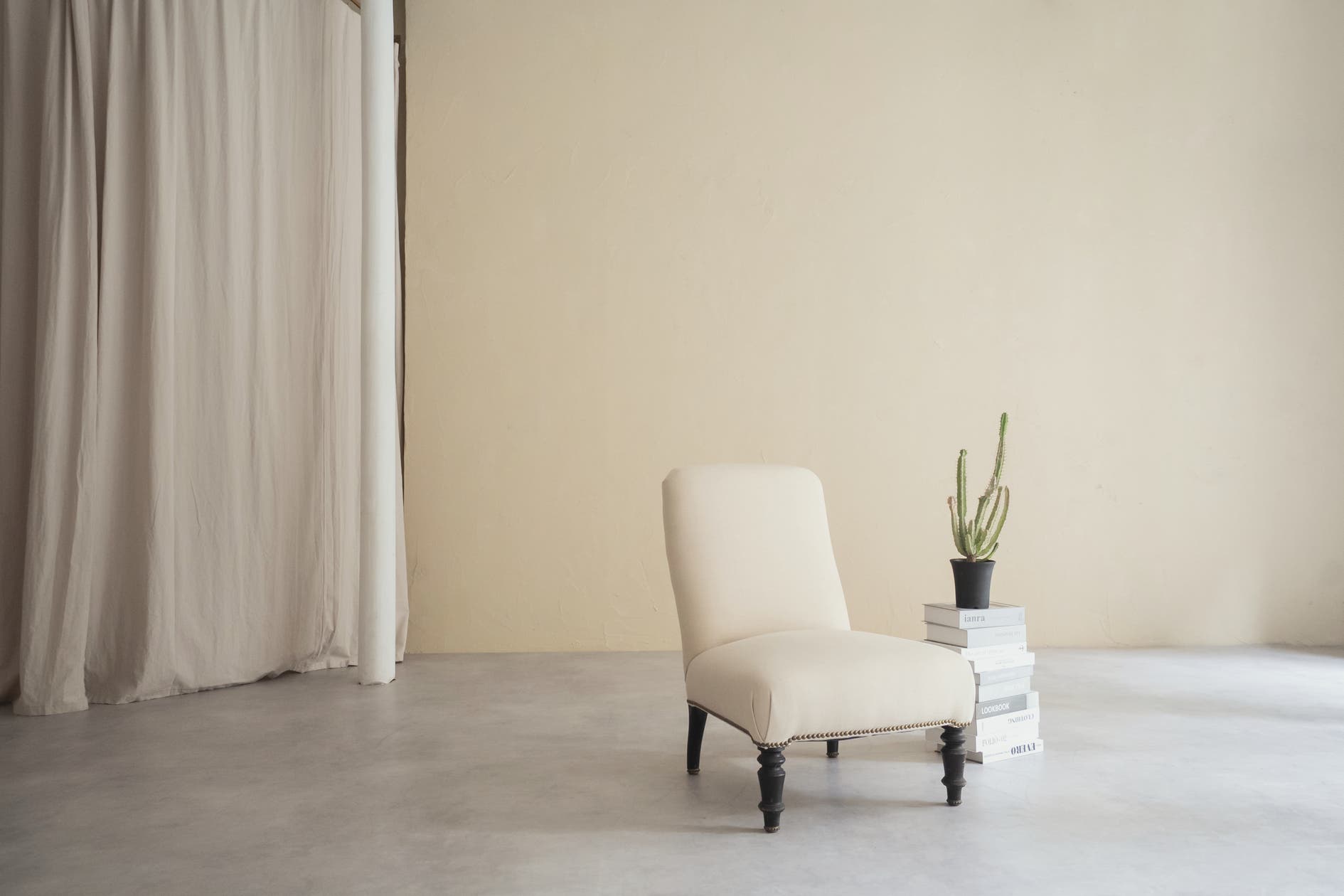 【小松駅徒歩6分】築100年の町家が"韓国っぽ"空間に。動くアーチ壁で理想の一枚を叶えるレンタルスタジオの写真1