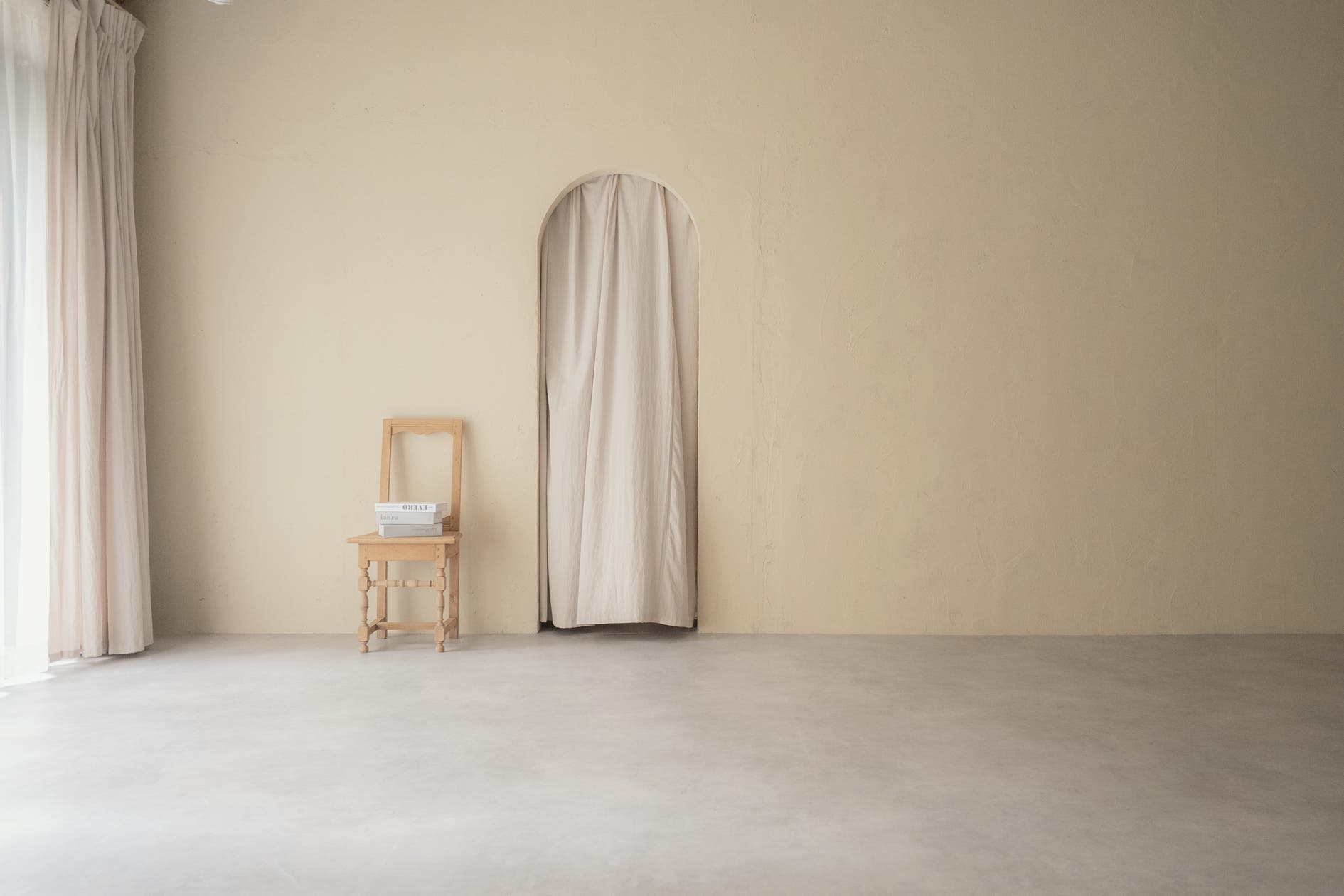 【小松駅徒歩6分】築100年の町家が"韓国っぽ"空間に。動くアーチ壁で理想の一枚を叶えるレンタルスタジオの写真3