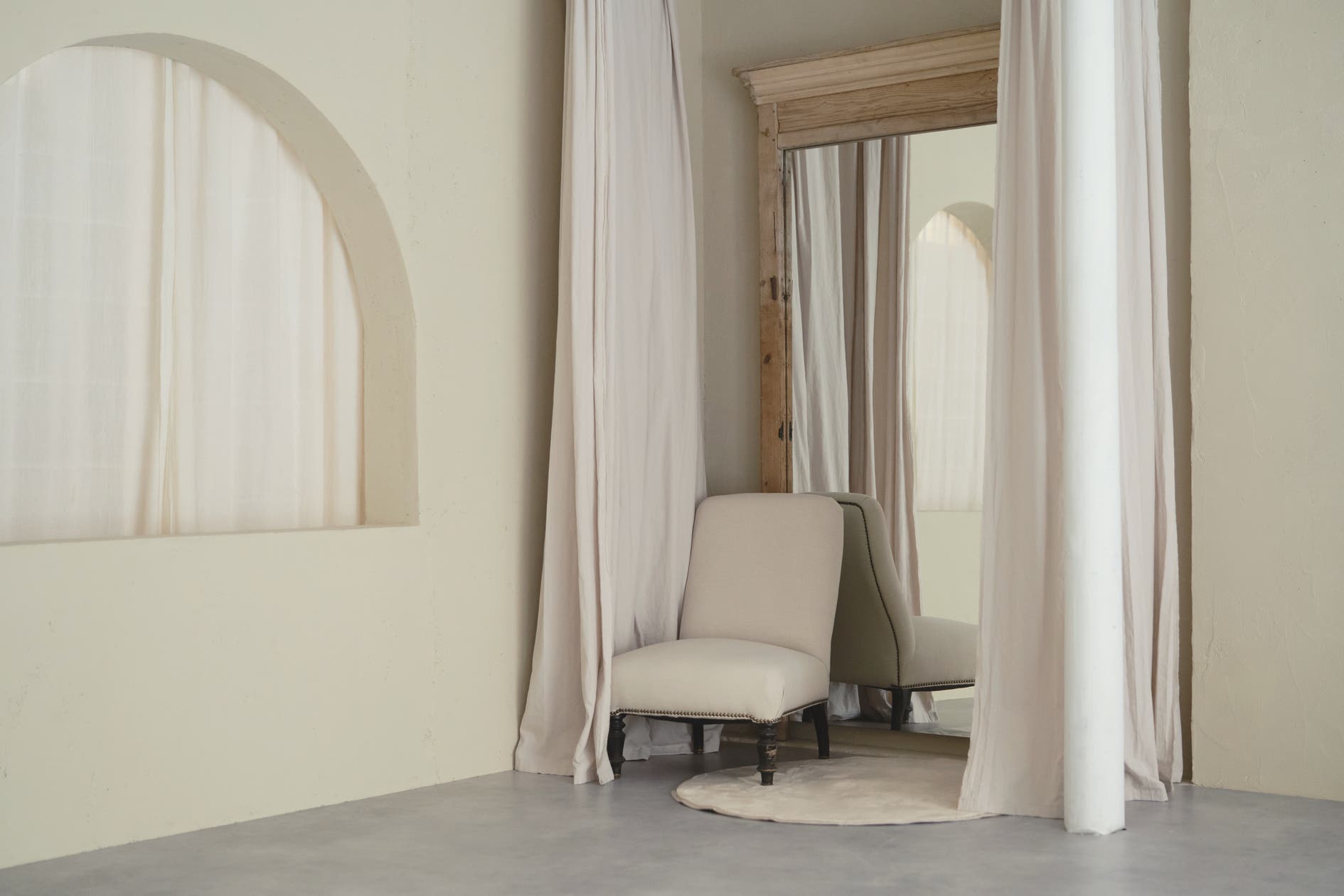 【小松駅徒歩6分】築100年の町家が"韓国っぽ"空間に。動くアーチ壁で理想の一枚を叶えるレンタルスタジオの写真8