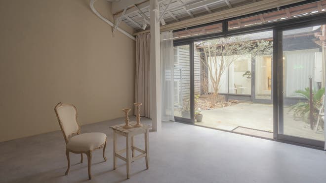 【小松駅徒歩6分】築100年の町家が"韓国っぽ"空間に。動くアーチ壁で理想の一枚を叶えるレンタルスタジオの写真10