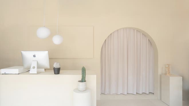 【小松駅徒歩6分】築100年の町家が"韓国っぽ"空間に。動くアーチ壁で理想の一枚を叶えるレンタルスタジオの写真15