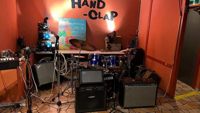 馬橋駅から徒歩5分のライブ会場貸切(楽器備え付け、飲食持ち込み自由)の写真1