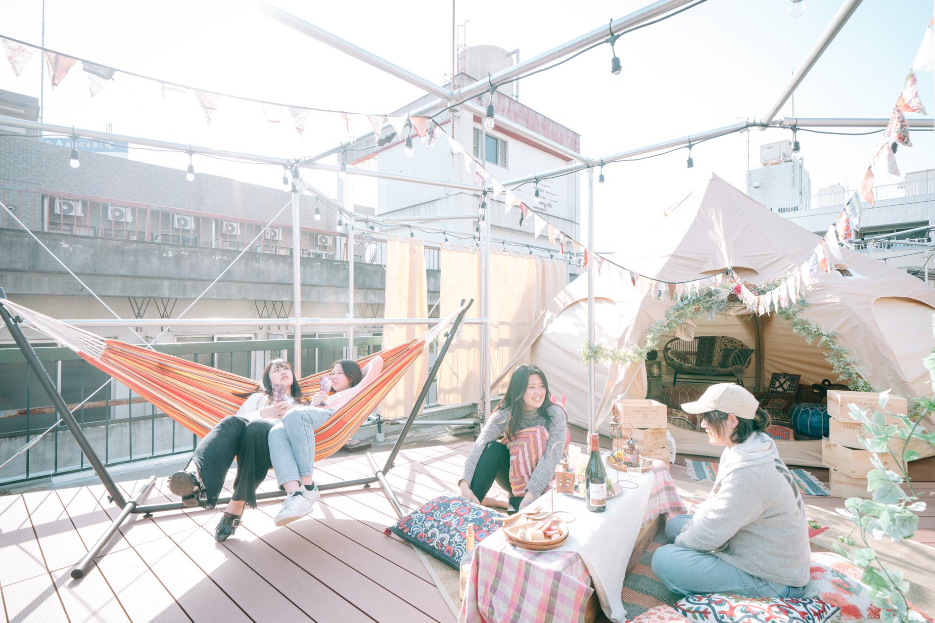 🏙 石川町駅すぐ｜屋上グランピング施設 BEANSTALKの写真3