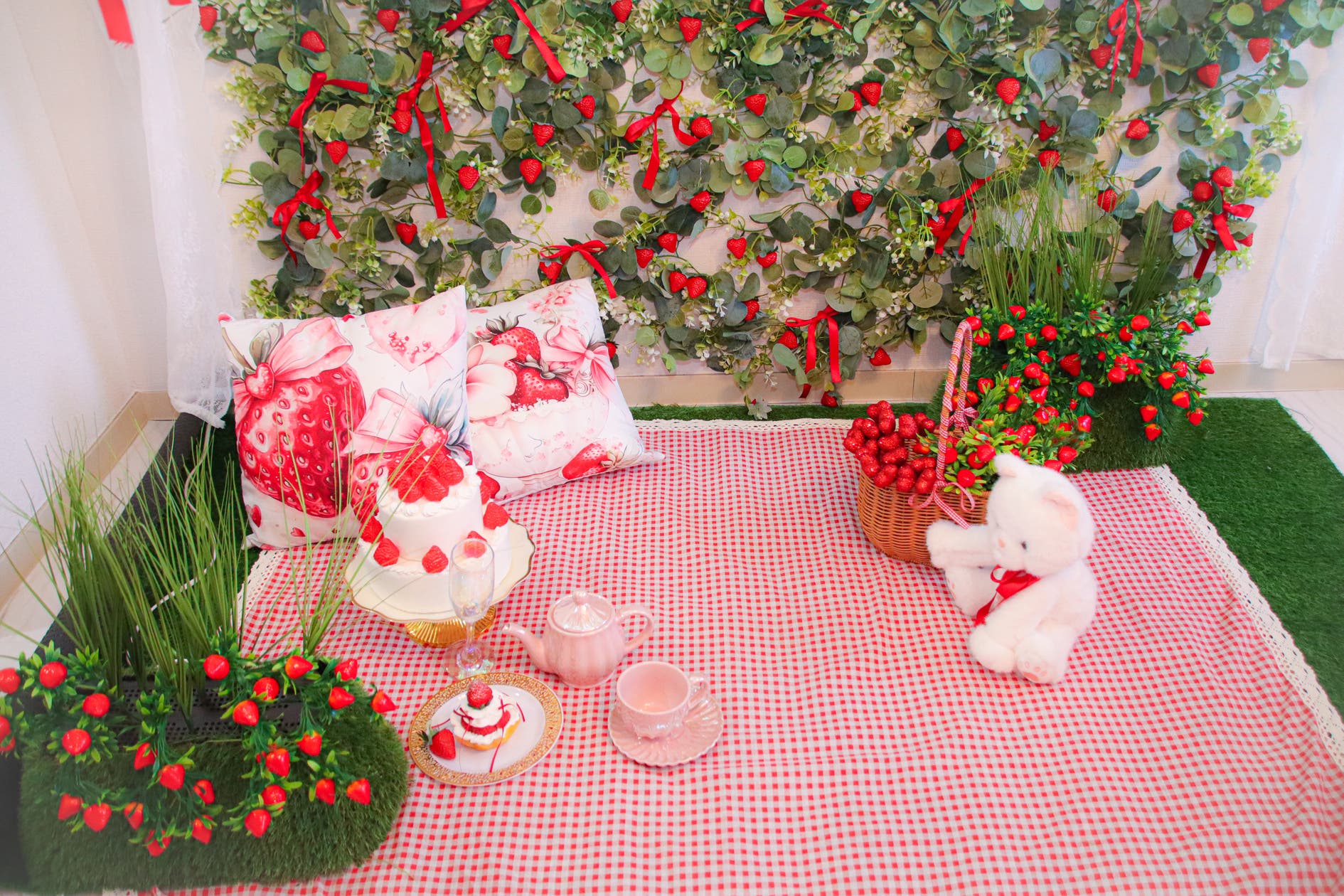 要町駅徒歩4分の可愛いレンタルスペース♡いちごのバレンタイン部屋🍓ポートレート撮影🤍コスプレ🤍推し活🤍女子会の写真4