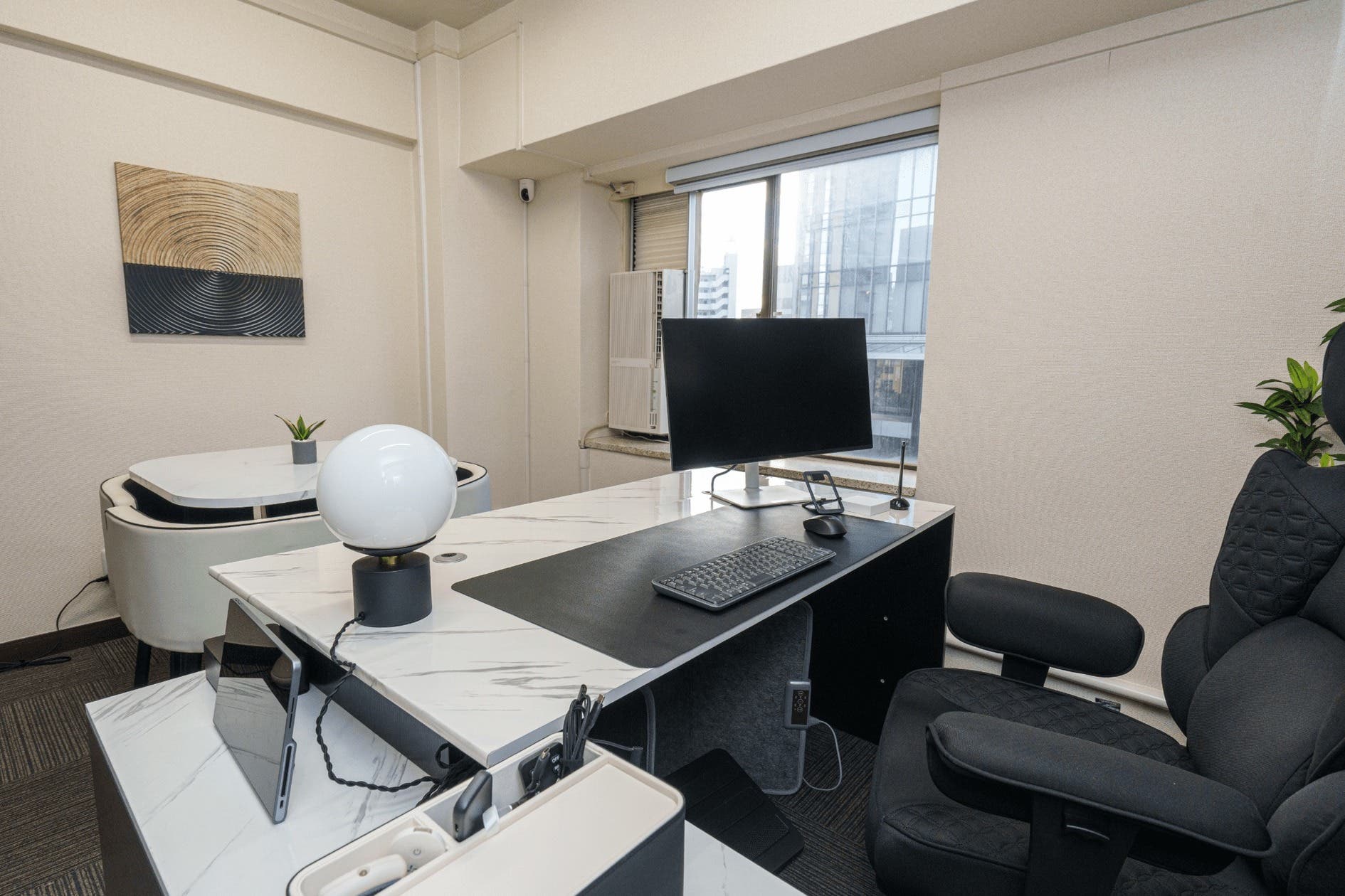 【名駅】カフェより集中、会議室より上質｜INICコーヒー付の「完全個室・社長室」｜大切な商談や複数人の作業にもの写真2