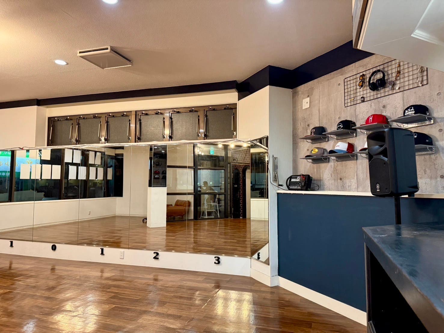 大久保駅から徒歩8分のストリート空間溢れるダンススタジオの写真2