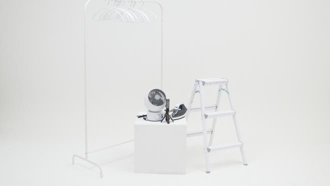 白ホリゾント撮影スタジオ。天井高2.9m、引き7.6m。ストロボ・カラーLED・ソフトボックス・スタンドなど豊富な撮影機材。 の写真18