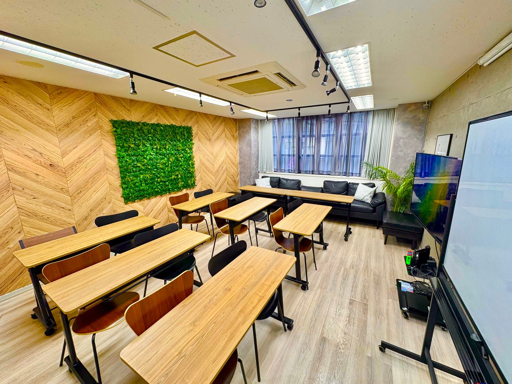 ★LUXE新宿御苑I★駅5分 ・24名！飲酒もできる貸会議室　パーティー、オフ会、ボドゲ、セミナーなどに♪の写真8