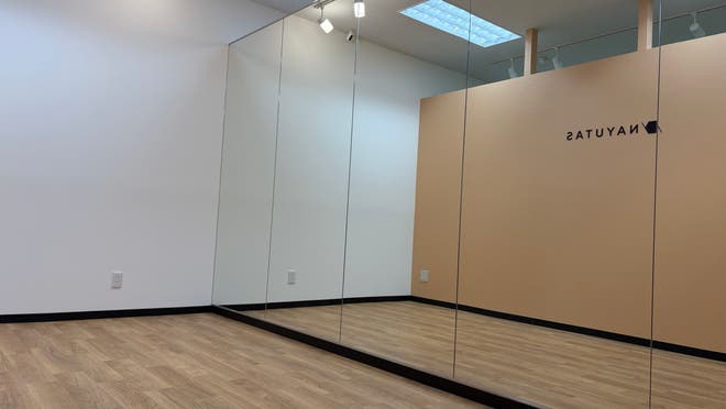 大和西大寺から徒歩5分のダンスルームの写真1