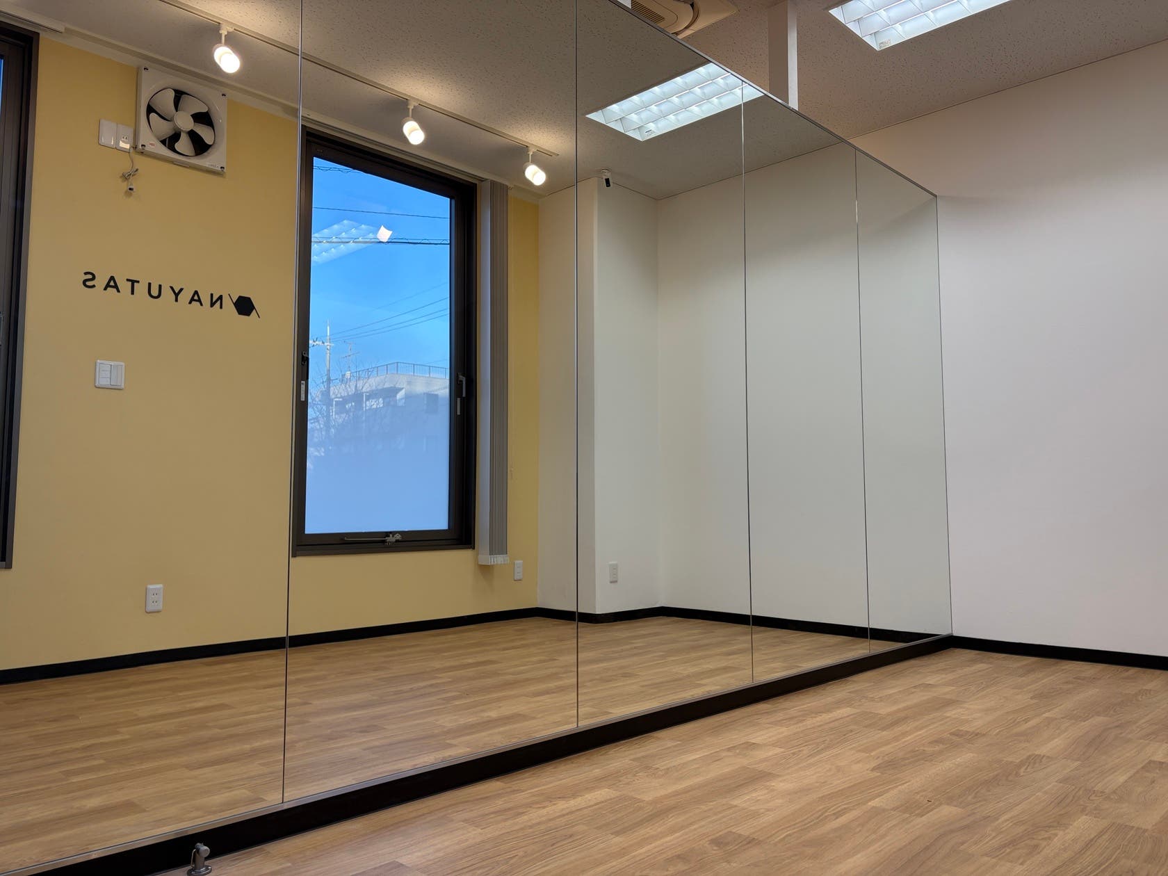 大和西大寺から徒歩5分のダンスルームの写真3