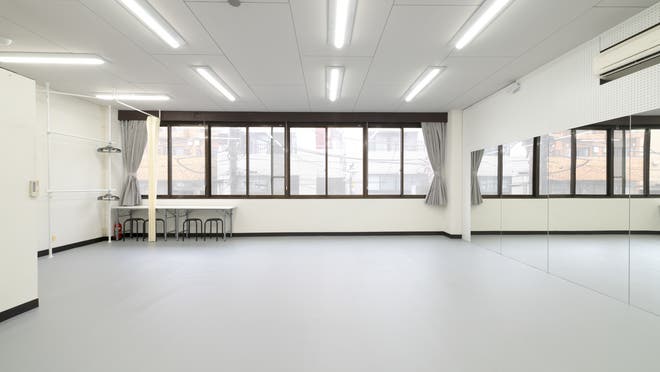 🆕オープン🌟【百合ヶ丘駅徒歩1分】鏡6面!広々!/ヨガ ピラティス ストレッチ/演劇/撮影/個人レッスンに最適🌟の写真3