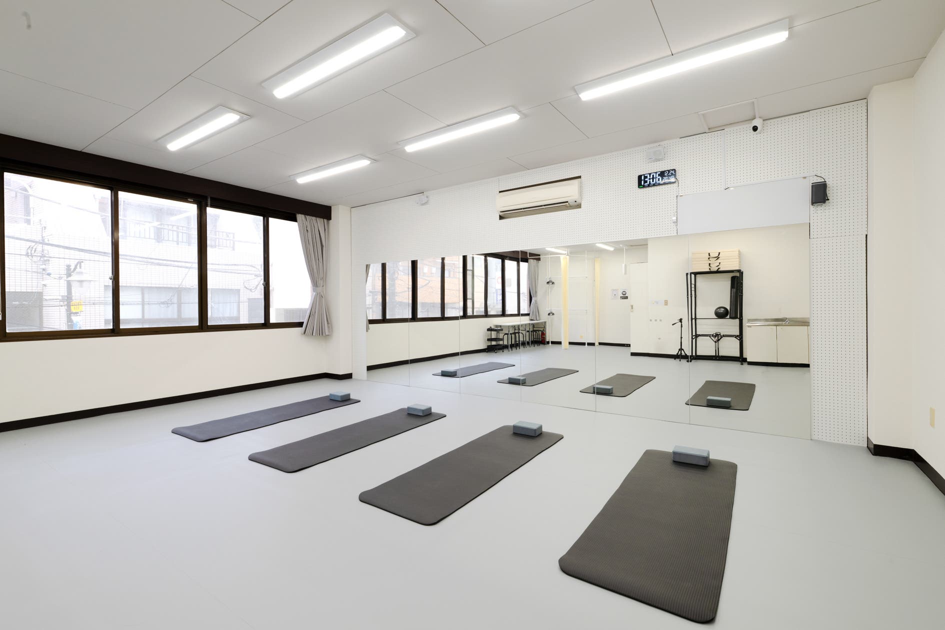 🆕オープン🌟【百合ヶ丘駅徒歩1分】鏡6面！広々！/ヨガ ピラティス ストレッチ/演劇/撮影/個人レッスンに最適🌟の写真7