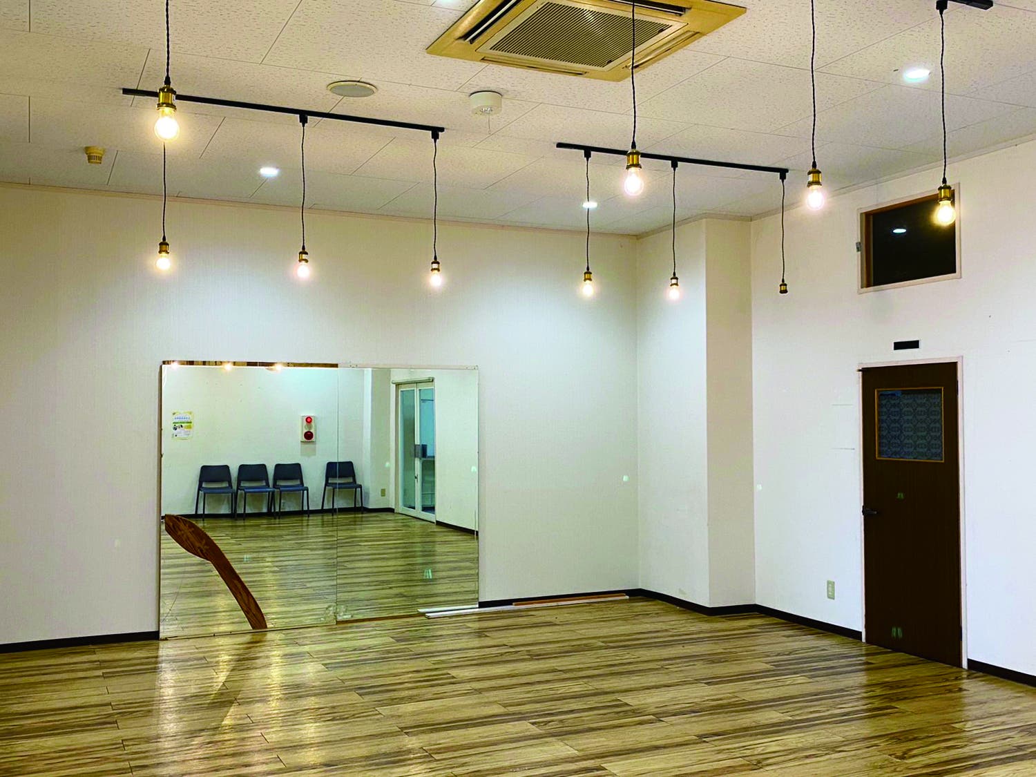 🌟 クリエイティブホール・South へようこそ 🌟ダンススタジオ・ワークショップ等に。鏡のある広々したスペースですの写真1
