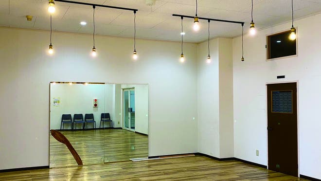 🌟 クリエイティブホール・South へようこそ 🌟ダンススタジオ・ワークショップ等に。鏡のある広々したスペースですの写真1