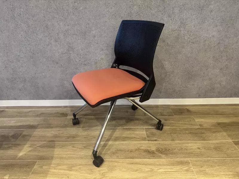 駅直結！新橋駅徒歩1分｜最大51名｜セミナー講演、勉強会、発表会、懇親会にも最適！大会議室『チャップリン』の写真14