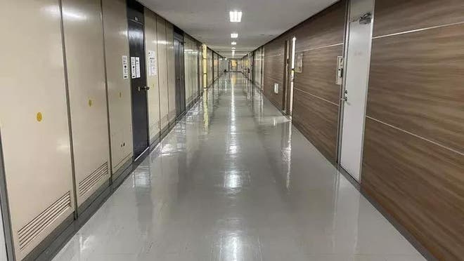 駅直結!新橋駅徒歩1分|最大51名|セミナー講演、勉強会、発表会、懇親会にも最適!大会議室『チャップリン』の写真18