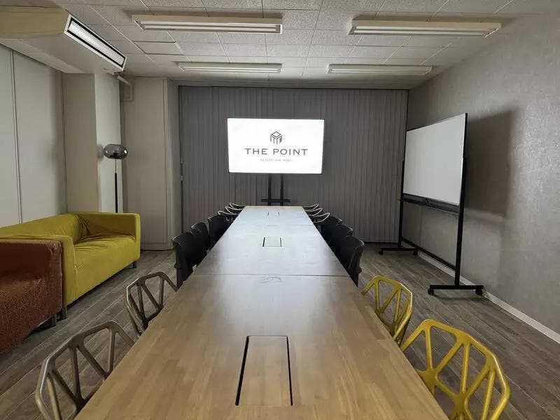 〈駅直結！新橋駅徒歩1分｜最大24名〉会議、ワークショップ、勉強会、控え室、懇親会にも最適！レンタルスペース『エミール・ガレ』の写真8