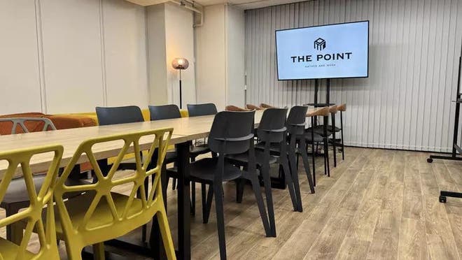 〈駅直結!新橋駅徒歩1分|最大24名〉会議、ワークショップ、勉強会、控え室、懇親会にも最適!レンタルスペース『エミール・ガレ』の写真15