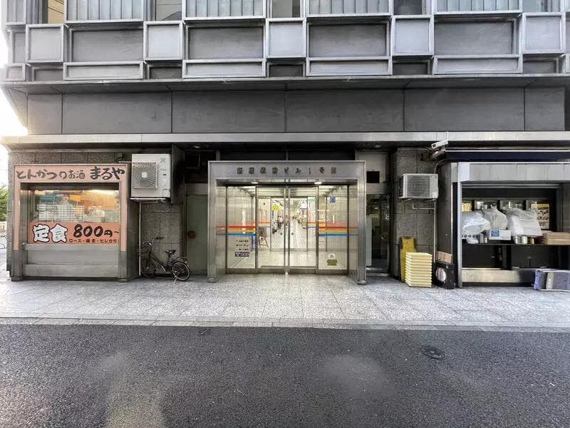 〈駅直結！新橋駅徒歩1分｜最大24名〉会議、ワークショップ、勉強会、控え室、懇親会にも最適！レンタルスペース『エミール・ガレ』の写真27